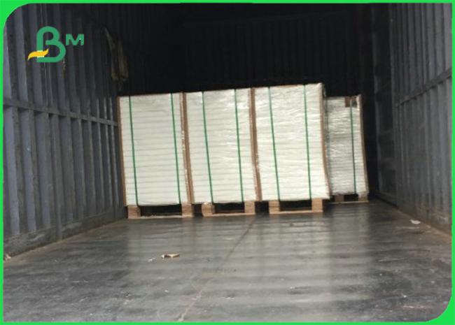 FSC Standard 53gsm White Uncoated Woodfree Paper 70 * 100cm Good ink absorption