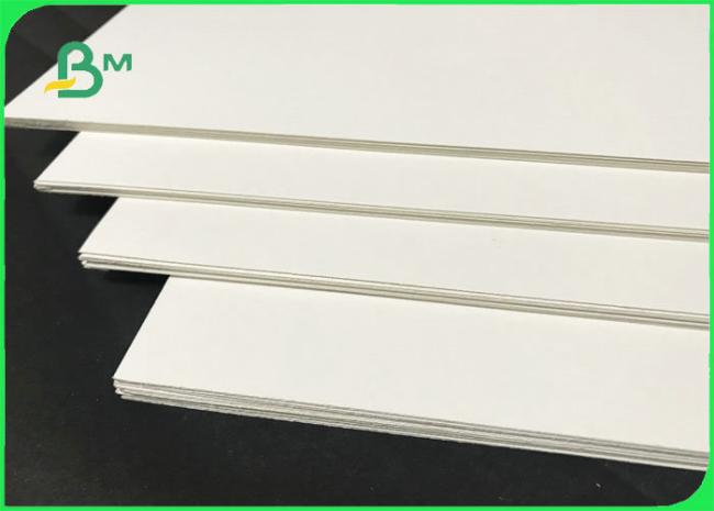 210gsm 230gsm 250gsm 64 * 88cm έντυσε τον πίνακα ελεφαντόδοντου για το τυλίγοντας κιβώτιο τσιγάρων