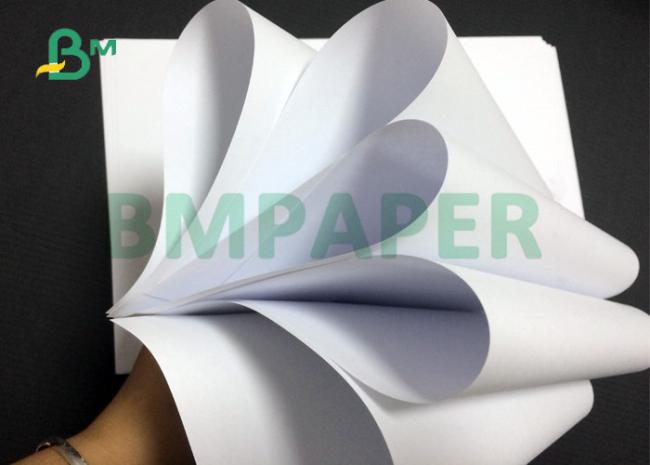 70g Woodfree non rivestito ha sfalsato la carta di Pringting per la fabbricazione del libro in rotolo (1)