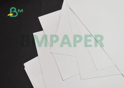 China Papel sin recubrimiento de impresión en offset para el cuaderno que escribe 31 * 40inches en venta