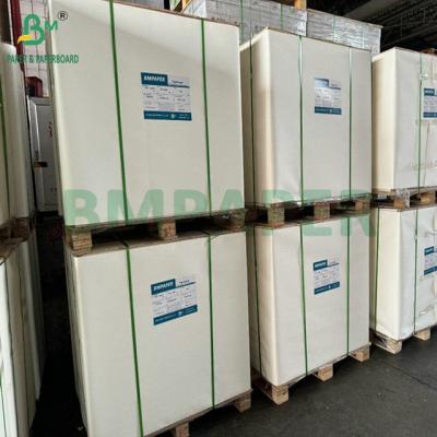 Chine 65 grammes de papier d'étiquette pour bouteille de bière à face unique pour l'impression 61cm 86cm grand rouleau à vendre