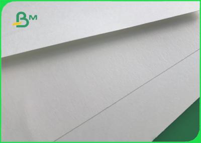 Cina carta assorbente dell'umidità non rivestita bianca eccellente 230gsm per la carta d'attaccatura dell'aria dell'automobile in vendita