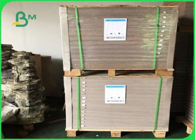 中国 200g / 300g大きい滑らかさの光沢のあるCardpaper 100%の純粋な木材パルプ 販売のため