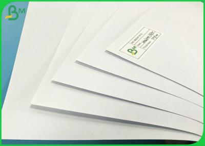 China Papel compensado rodante sin recubrimiento los 90CM de la impresión del blanco del texto del libro de 20LB 22LB 50LB el 100CM en venta