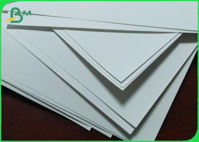 150um άσπρο μη Tearable θερμικό έγγραφο Synthetc για τις ετικέτες & τις ετικέττες