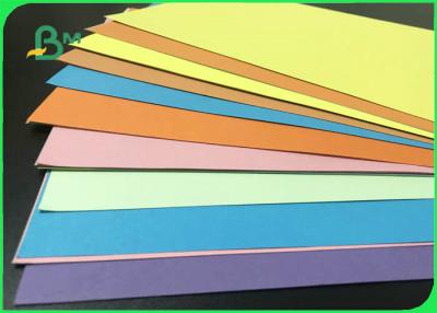 Cina carte 700 * 1000mm della carta di colore di 150gsm 160gsm 180gsm per gli inviti di nozze in vendita