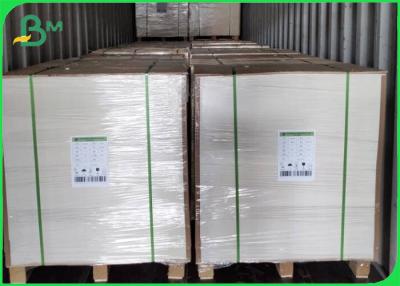 Cina Il film del PE del materiale della prova dell'acqua ha laminato Brown bianco di carta ricoperto 300g + 15g in vendita