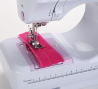 China Durable Mini Electric Zigzag Sewing Machine Optional Stitch Length for Cloth Sewing for sale