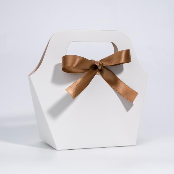 Quality Paper Gift Bags With Die-Cut Handle And Ribbon Bow For Retail Packaging for sale