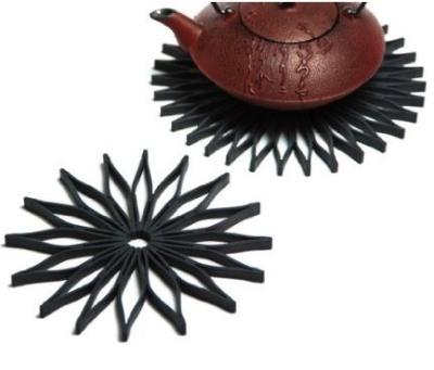 China Douane Vouwbare Treeft 1cm Siliconekeuken Mat Heat Resistant For Pot Te koop