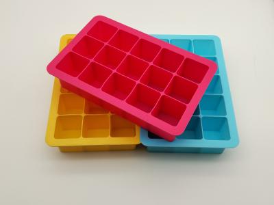 Cina Vassoio 17.8*11.5*3.8CM del cubetto di ghiaccio del silicone di Saqure di 15 cavità per il bambino in vendita