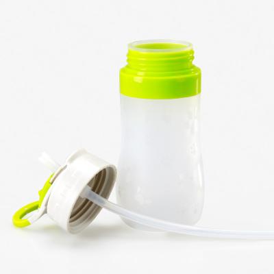 Cina I bambini imbottigliano il colore di Candy delle tazze beventi del silicone 300ML per il viaggio, tazze di Sippy. in vendita