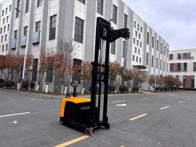 Cina Rated Load 600 kg Non Standard Gas Expansion Axle Counter Balance Forklift Truck Stand Model Lifting Height  3000 mm in vendita