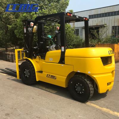 中国 3-Stage Mast, Powerful 5 Ton Diesel Forklift Truck With Europe III Standard 販売のため