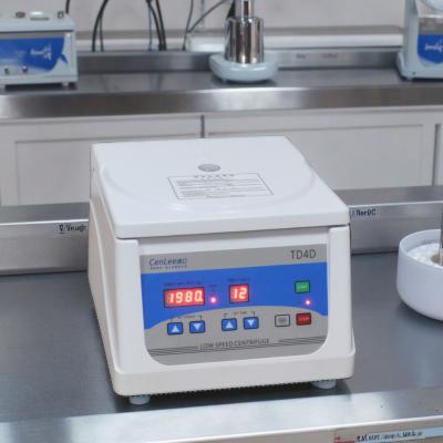 China Compact 8x10ml Angle Rotor Lab Centrifuge Vacuum Tube Holder Low Noise Blood Separator for Diagnostic Phlebotomy Laboratories for sale