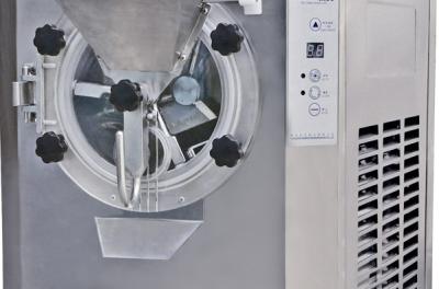 Cina Argento commerciale a macchina d'erogazione automatico del congelatore di frigorifero del congelatore 1.5KW in vendita