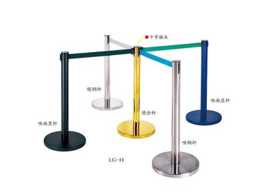 China Stainless Steel Railing Stand Silver/Golden Crowd Control Stanchion with Tabby Retractable Belt Rust-Resistant for sale
