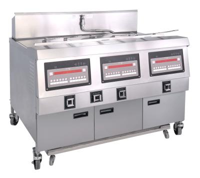 Cina 25x3L Electric 3-Tank Fryer / Four -Basket Commercial Electric Fryer With Cabinet in vendita