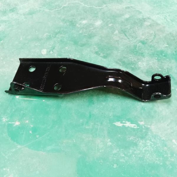 Quality Right Door Hinge for Sinotruk HOWO Truck Cabin Az1642110033 Steering Gear System for sale