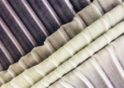 China 290GSM 93% Printed Polyester Fabric Pleat Velboa For Lady'S Skirt Gradient Lilac for sale