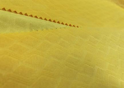 210GSM μαλακό ύφασμα βελούδου μικροϋπολογιστών σχεδίων 100% αποτυπωμένο σε ανάγλυφο πολυεστέρας για το εγχώριο κλωστοϋφαντουργικό προϊόν - κίτρινο