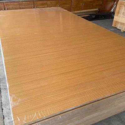 Cina Fogli di legno compensato UV Topcoat Teak Veneer 25 mm per pannelli a parete in vendita