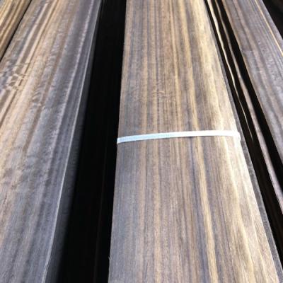 Cina 0.50mm Veneer affumicato Eucalyptus Quarter Cut Figure Wood Coverings in vendita