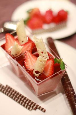 Cina 120g Biscotti morbidi personalizzati Torta di mousse dolce alla fragola in vendita