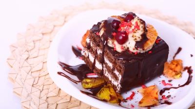 中国 誕生日パーティーの結婚式のためのおいしいさわやかなチョコレート ケーキ 120g 販売のため