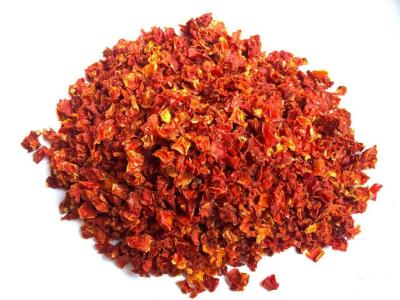 China DEHYDRATED TOMATO,10X10MM, 5X5MM, ORGNIC WITH VERY GOOD QUALITY  ALL KIND OF SIZE CAN BE PRODUCED for sale