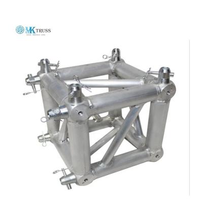 Chine Boîte à rouleaux d'éclairage de coin carré pour stands de salons S30-K6 6 voies Cube/truss de aluminium à vendre