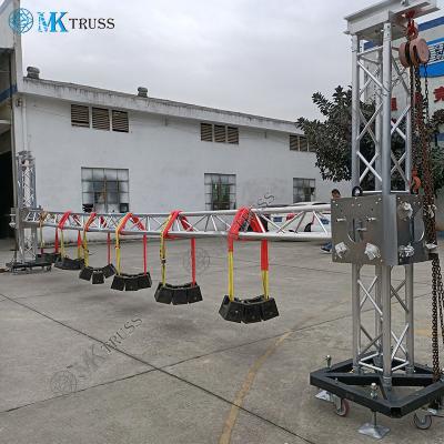 Chine Prise en charge de la personnalisation 400*400 mm poutre de poutre en aluminium /trusse de toit en acier léger à vendre