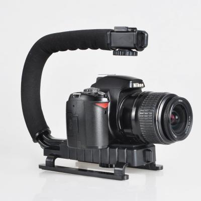 Cina U shape C type Handheld Holder Camera Stabilizer Flash Bracket for Camera Camcorder DSLR DV Video in vendita