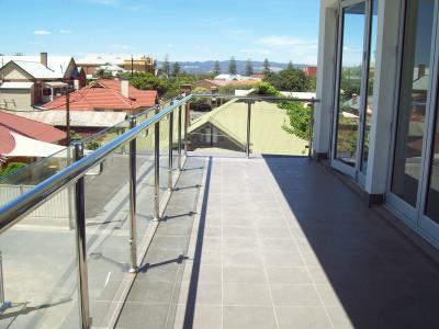 China Foshan factory  tempered glass panel glass railing design for house veranda for sale