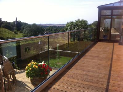 China Aluminum u base channel glass railing/ u base shoe glass balustrade for ourdoor for sale