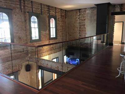 China U base channel glass railing with laminated glass aluminum channel for sale