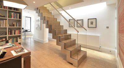 China Close riser straight wooden staircase with double carbon steel stringer for sale for sale