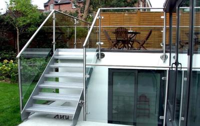 China Exterior straight staircase with carbon steel stringer for building design for sale