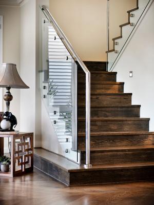 China Carbon steel straight staircase with wooden tread modern design for sale