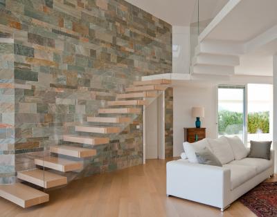 China Solid wood floating staircase with glass railing for luxury house design for sale