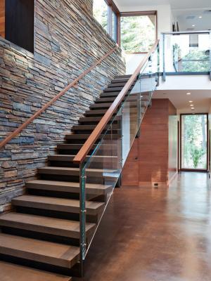 China Modern use closed tread floating staircase for Mauritius design for sale