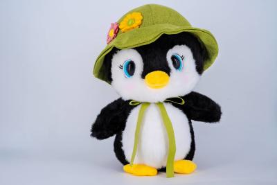 China PP Baumwolle Pinguin Weich Plüsch Spielzeug mit grünem Hut Kleines Pinguin gefülltes Tier zu verkaufen
