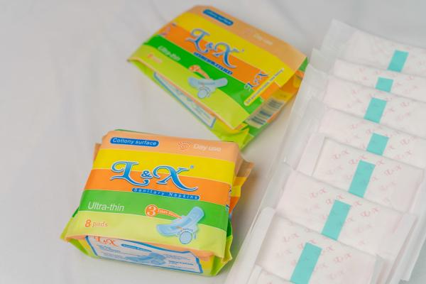 Quality 240mm Menstrual Pad Sanitary Cotton Napkin Pads High Absorbency Soft Breathable for sale