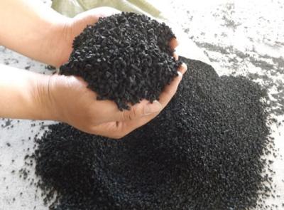 China Environment Friendly Carpet Granules Orange / Blue Floor Granules For Horse Stable for sale