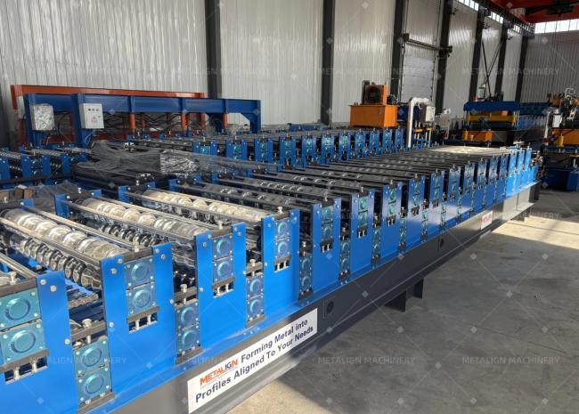 Forming section of roll forming machine