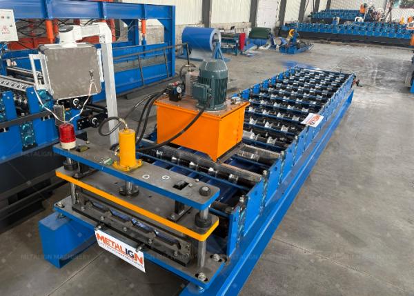 Quality Chain Drive Roll Former With Wall Panel Frame For Efficient IBR Roof Panel for sale