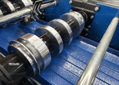 China Self Lock Embossed Roofing Panel Roll Forming Machine With Chain Drive Safety Cover for sale