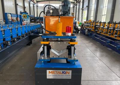 Cina Profilatrice per colmo tetto con spessore materiale 0,3-0,8 mm e velocità di formatura 15-20 m/min in vendita