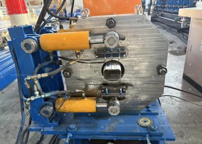 Cina Macchina automatizzata per la formazione di rotoli a scarico quadrato con 18 stazioni, motore da 5,5 kW e spessore del materiale da 0,3 a 0,8 mm in vendita