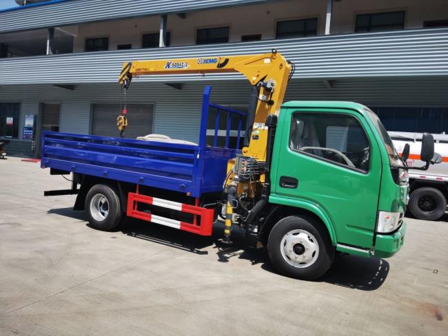 HOWO 6X4 4X2 Cargo Truck with Crane